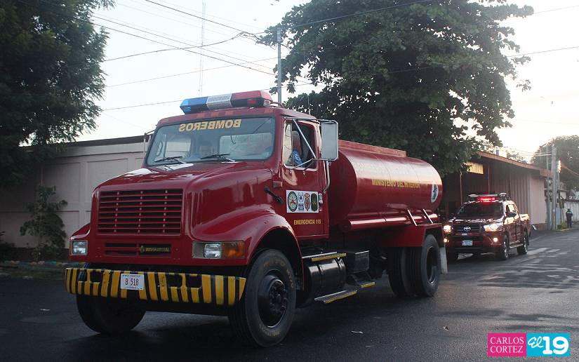 Desplazan camiones de bomberos para la nueva estación en la ciudad de León