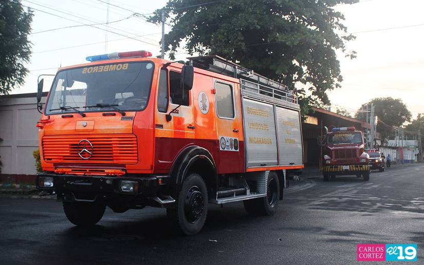 Desplazan camiones de bomberos para la nueva estación en la ciudad de León