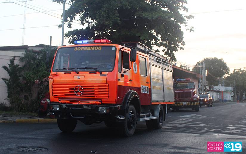 Desplazan camiones de bomberos para la nueva estación en la ciudad de León