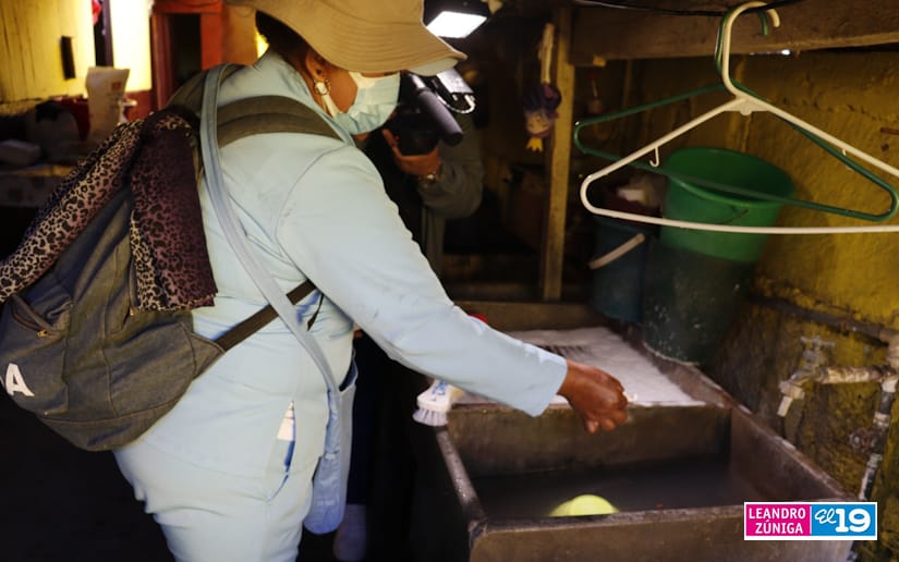 Lucha Antiepidémica: Abatizan viviendas del barrio Riguero de Managua