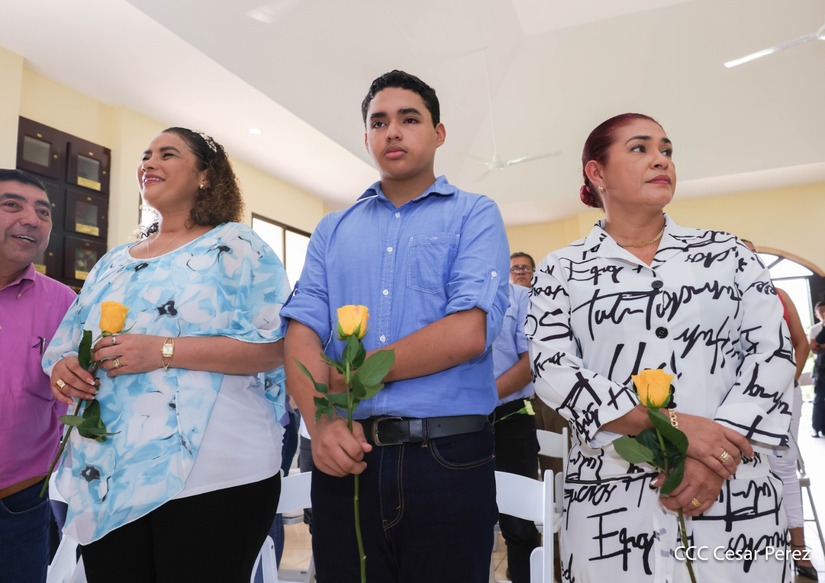 Realizan responso en homenaje al Tricampeón Alexis Argüello