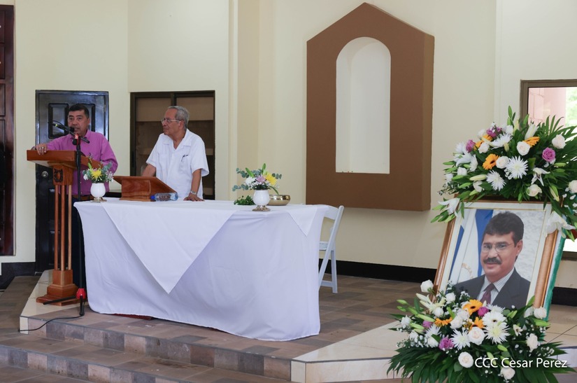 Realizan responso en homenaje al Tricampeón Alexis Argüello