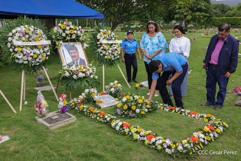 Realizan responso en homenaje al Tricampeón Alexis Argüello