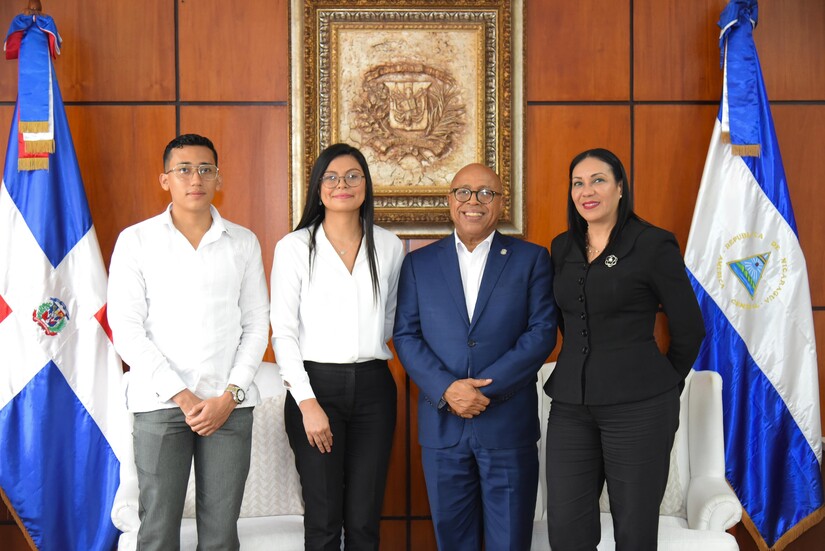 Compañera Jessica Leiva visita al Presidente de la Cámara de Diputados ...