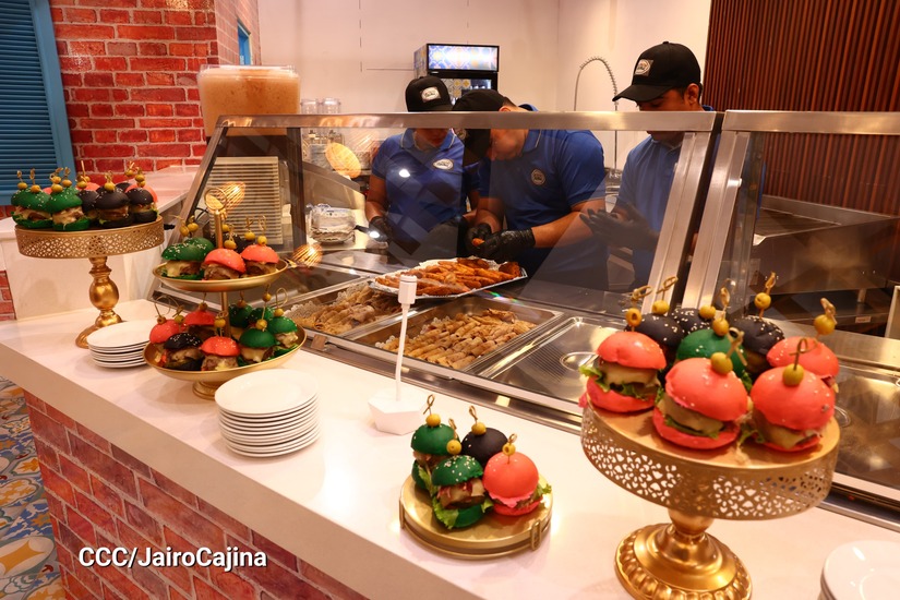 Conoce el nuevo food court "Las cuatro Esquinas" en la Avenida de ...