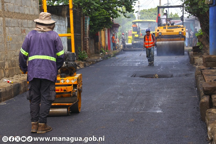 Alcaldía de Managua supervisa pavimentación de calles en el barrio ...