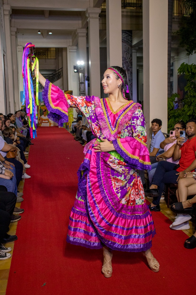 Reinas Nicaragua celebra el Día Nacional del Huipil con una ...