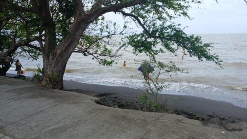 Marena da seguimiento a la coloración verdosa del Lago Cocibolca