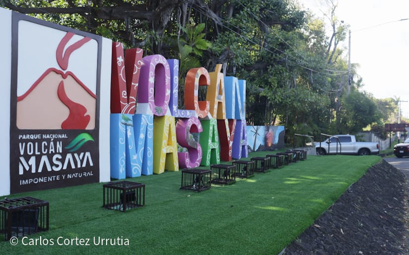 Turistas aprovechan las vacaciones para visitar el volcán Masaya
