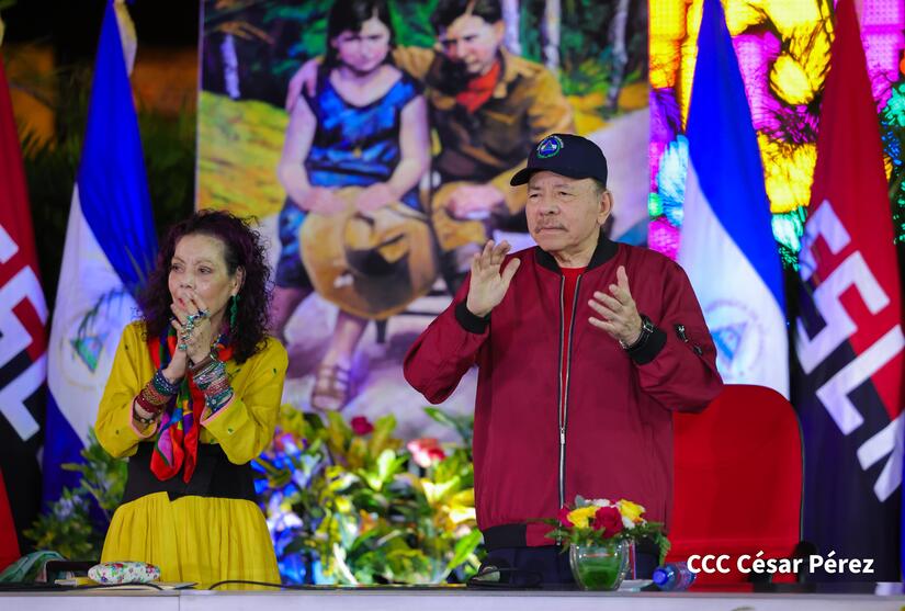 Acto Central: Gobierno de Nicaragua entrega autobuses a transportistas ...