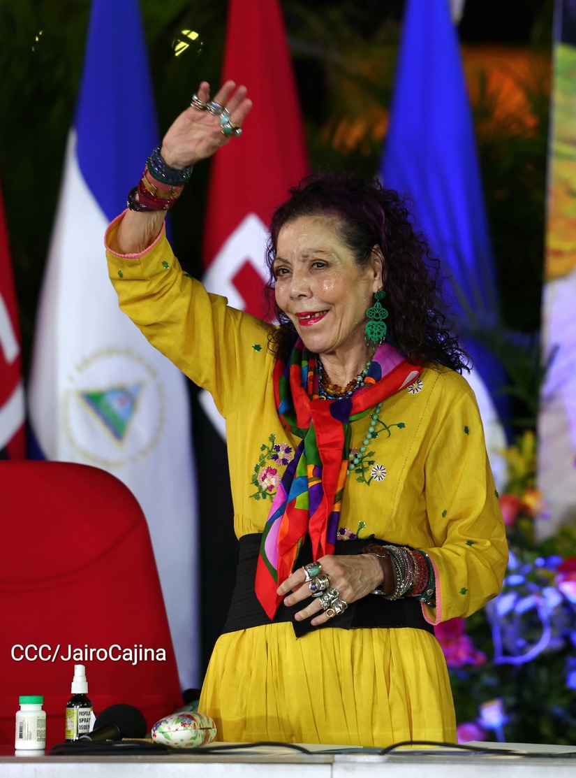 Acto Central: Gobierno de Nicaragua entrega autobuses a transportistas ...