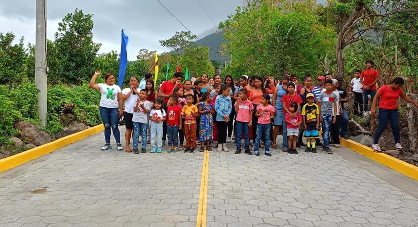 Más calles y caminos para el pueblo nicaragüense