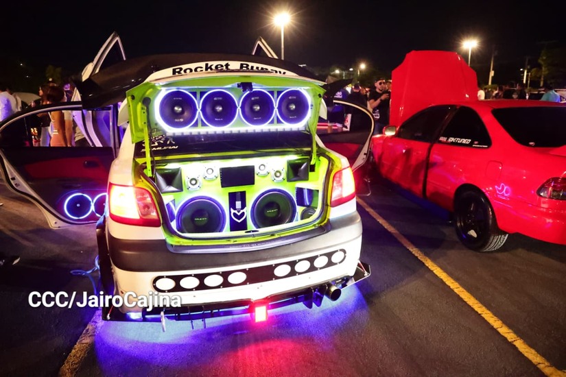Espectacular Exhibición de Autos y Motos 2025 en el parqueo del Estadio ...