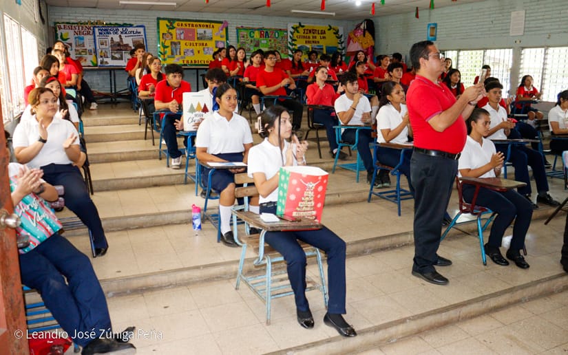 Estudiantes mentores del Instituto Miguel Ramírez Goyena reciben ...