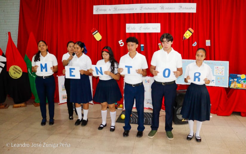 Estudiantes mentores del Instituto Miguel Ramírez Goyena reciben ...