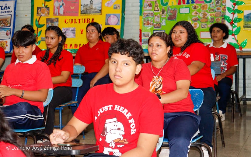 Estudiantes mentores del Instituto Miguel Ramírez Goyena reciben ...