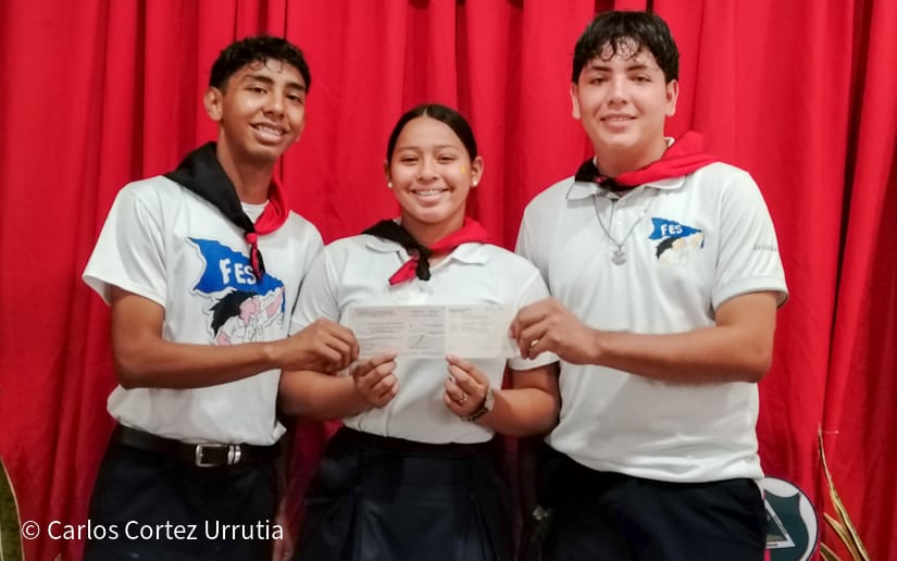 Entregan Bono Presidencial a Bachilleres 2025 en el Instituto Miguel ...