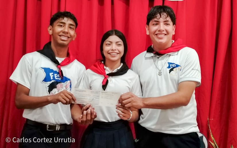 Entregan Bono Presidencial a Bachilleres 2025 en el Instituto Miguel ...