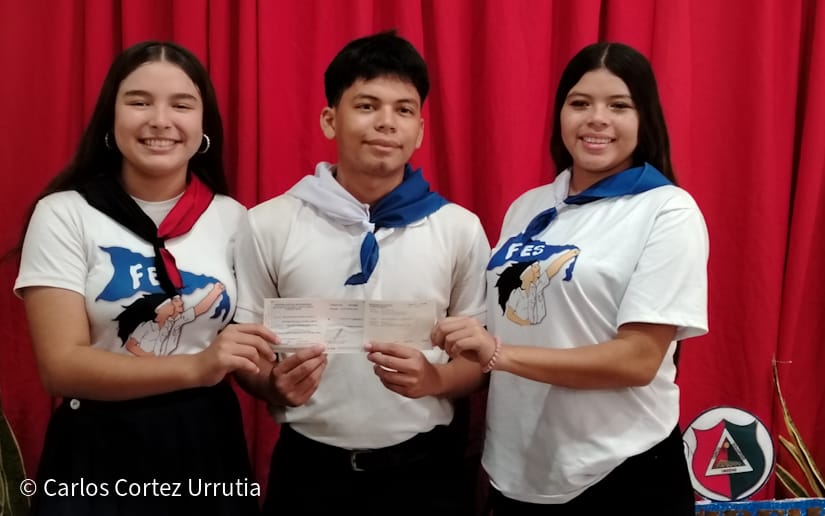 Entregan Bono Presidencial a Bachilleres 2025 en el Instituto Miguel ...