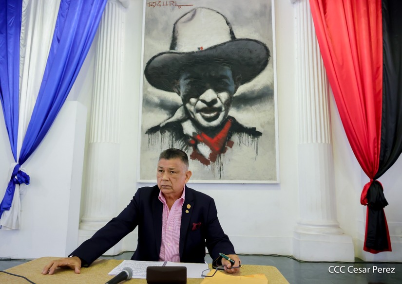 Diputado Wilfredo Navarro imparte conferencia sobre vida y legado del ...