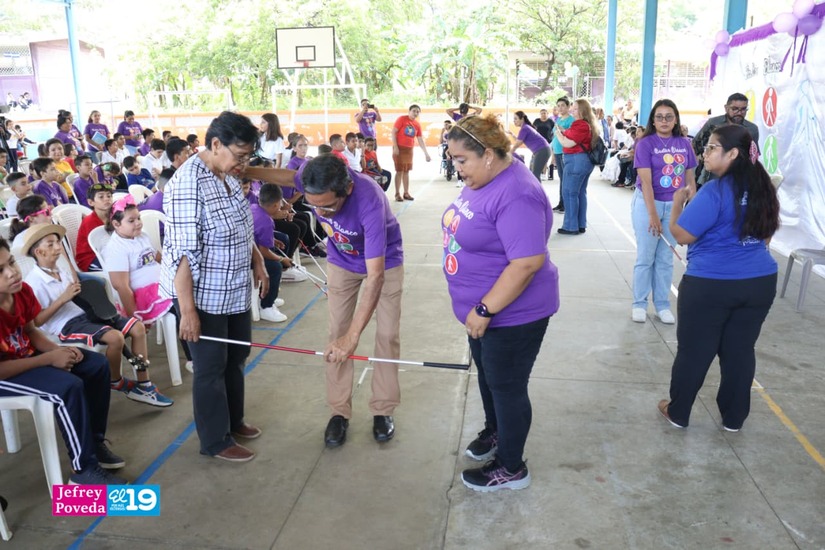 Ministerio de Educación celebra el Día Internacional del Bastón Blanco