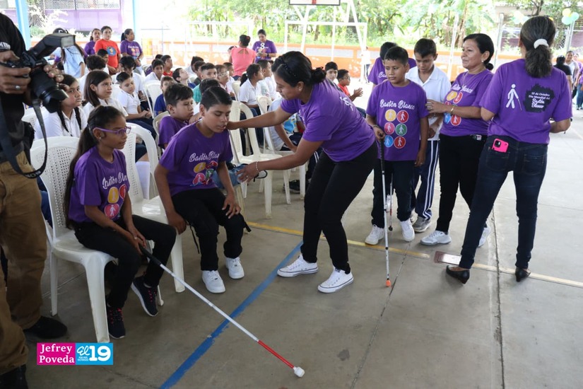 Ministerio de Educación celebra el Día Internacional del Bastón Blanco