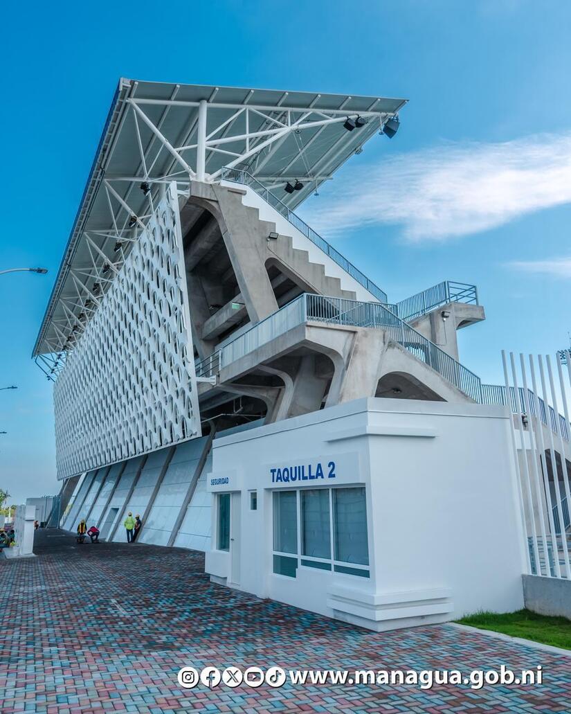 Gobierno Sandinista concluye construcción de moderno Estadio de Fútbol ...