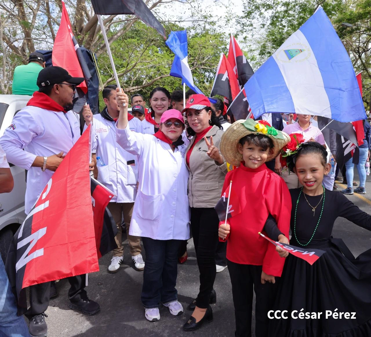 Conmemorando el Mes de Abril, Pueblo que Defiende la Paz entrega ...