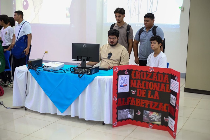 Estudiantes técnicos potencian el diseño y la tecnología en “Abril ...